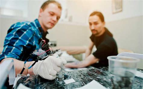 Qué estudios necesitas para ser tatuador profesional