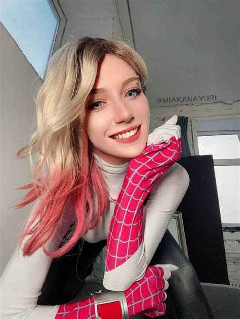 Gwen Stacy Miakanayuri Gwen Stacy Brunette Girl Spider Girl
