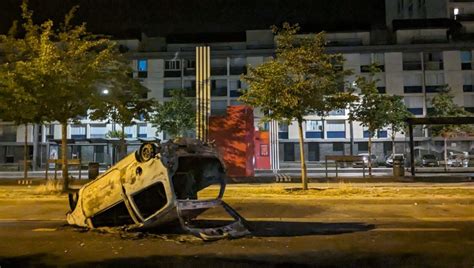 Mort de Nahel des voitures brûlées des feux de poubelles dans la
