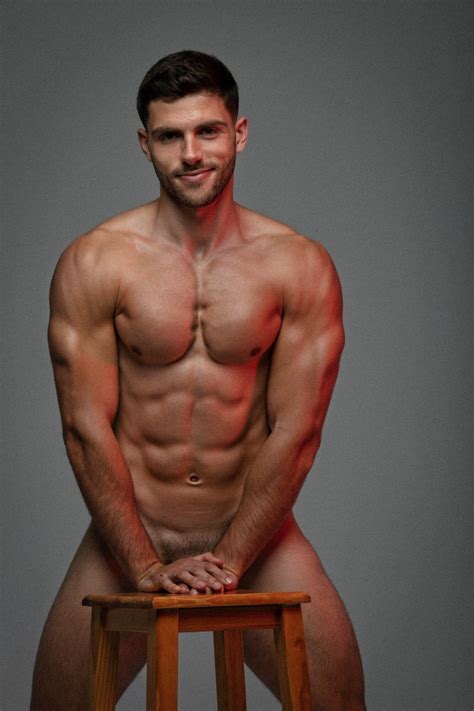 Gorgeous Hunk Guille Chóa Shows His Big Uncut Cock
