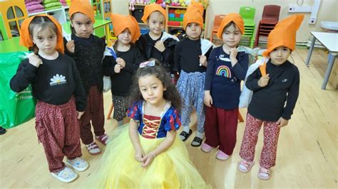 Yıldızlar Sınıfının Pamuk Prenses ve Yedi Cüceler Tiyatro Etkinliği