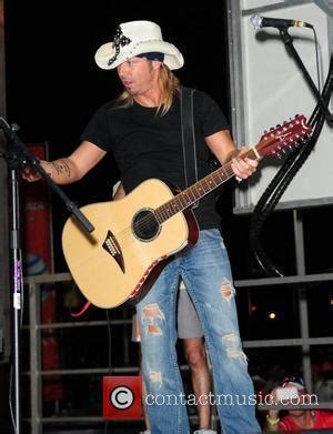 Magazine Defends Naked Bret Michaels Pictures Contactmusic