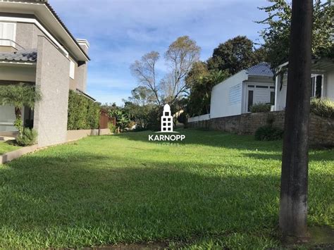 Terreno em condomínio fechado
