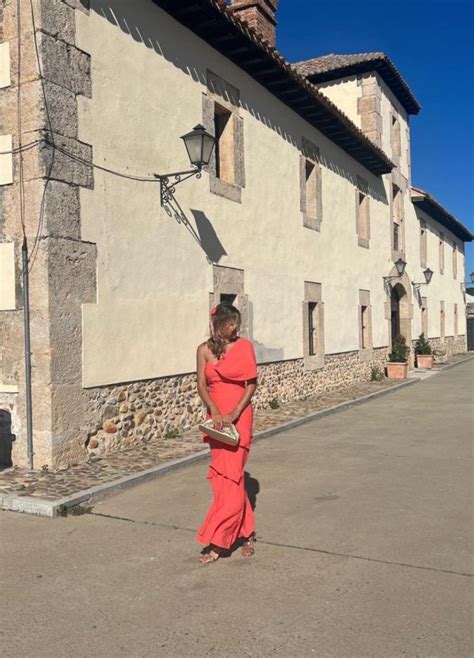 Alba Carrillo Nos Deja Sin Palabras Con Este Vestido Precioso De Invitada
