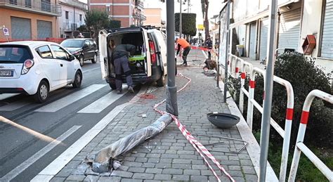 Roma Incidente Mortale In Via Nomentana Morti 5 Ragazzi Un Ferito Grave