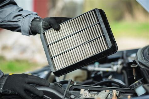 Jak wymienić filtr powietrza w samochodzie Moto Magazyn