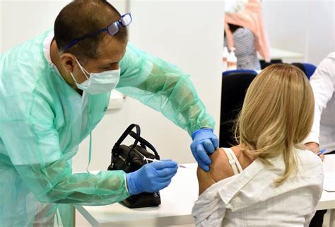 Terza Dose Vaccino In Emilia Romagna Chi Pu Prenotare E Come Fare