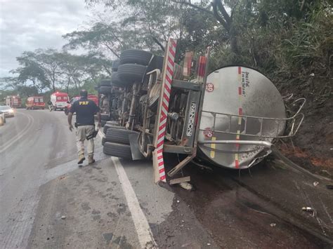 Carreta Tomba E Motorista Morre Esmagado Pela Cabine Na BR 356 Em