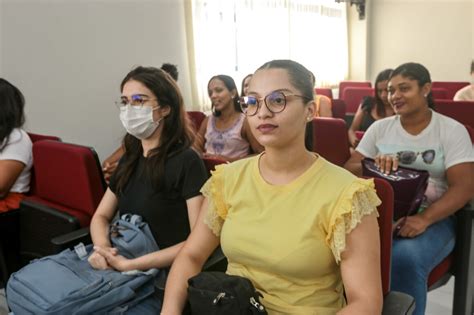 Histórias transformadas aula inaugural do programa Mulheres Mil marca