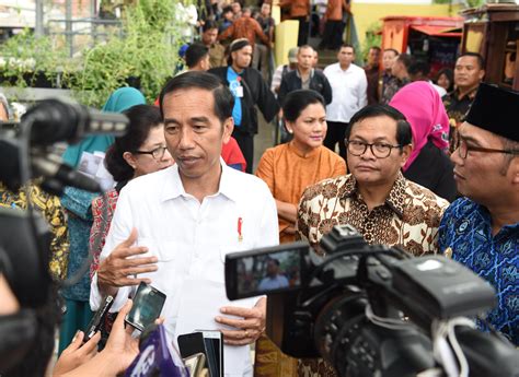 Sekretariat Kabinet On Twitter Kirim Bantuan Ke Bengkayang Presiden