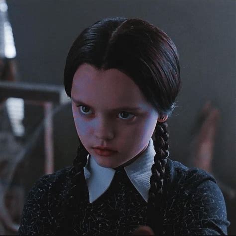 Pin De Em Wednesday Addams Wandinha Addams Fam Lia