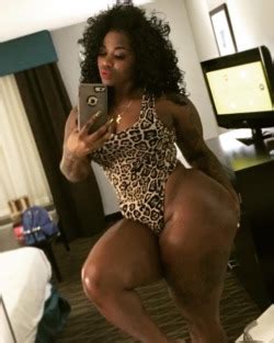 Maceleven Https Instagram Hersheylust Porn Photo Pics