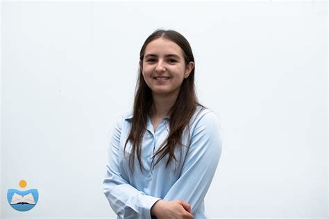 Andreea Vintilescu olimpică națională la Chimie Revista Zări Alb Astre