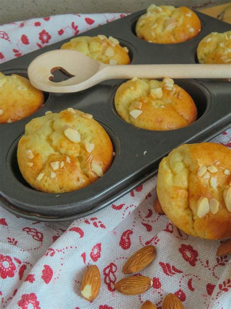 Muffin Alle Mandorle E Yogurt Cristina Bertossi
