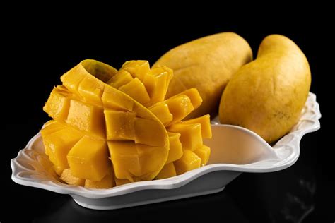 Jak się obiera mango Proste i skuteczne sposoby