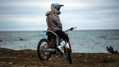 KALK la primera moto enduro eléctrica AS