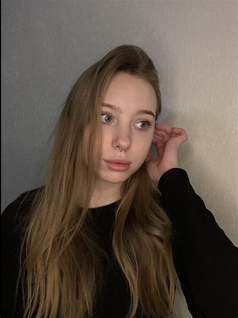 Sarahmooref Videos Cam Chaturbate Online Onscreens Me