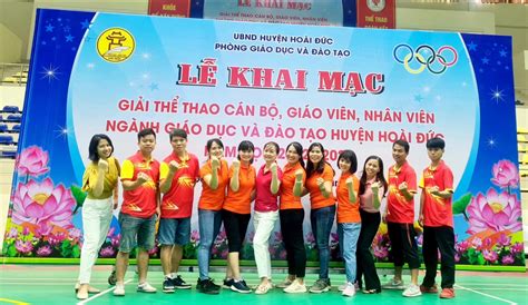 Trường Tiểu học Vân Canh tưng bừng cùng ngày hội thể thao cán bộ giáo