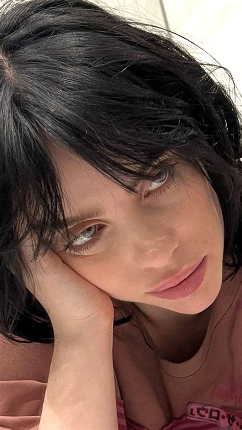 Pin De Ryan Em Loml Em Billie Eilish Billie Cantores