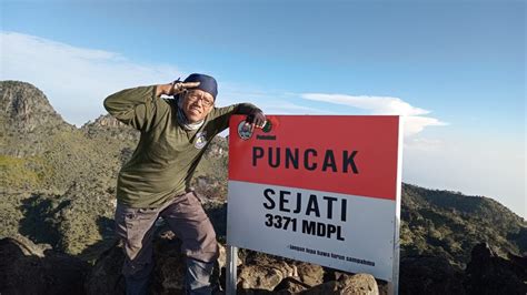 Jaladri To Sumbing Mdpl Via Kaliangkrik Dusun Butuh Nepal Van Java