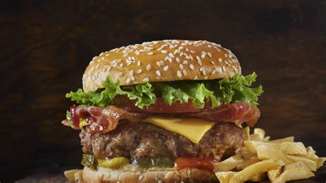 Cât costă cel mai scump burger din lume Acesta se vinde la Cluj iar