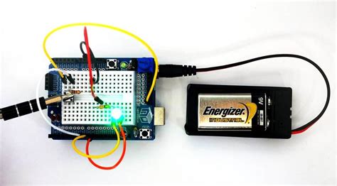 the logic tester checking 5vdc on makershield