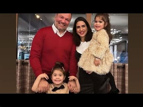 Ali Sunal Ve Ailesinden Yılbaşı Pozları alisunal YouTube