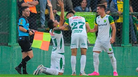 Defensa y Justicia venció a Colón y se prende en la lucha por el título