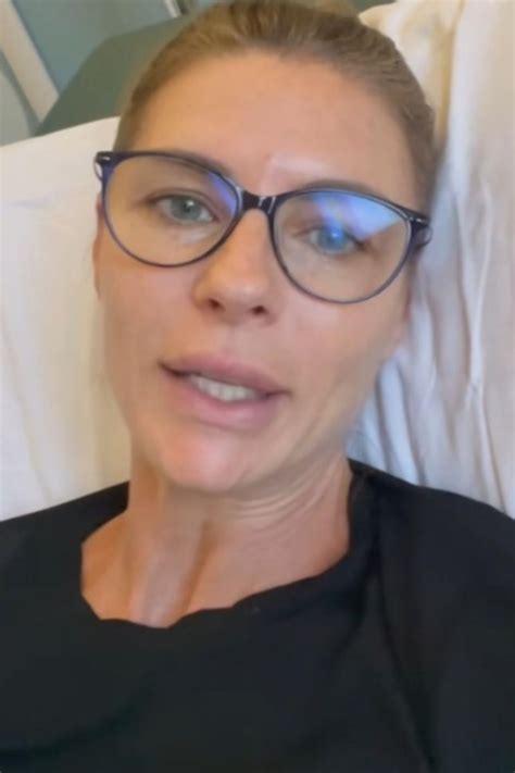 Martina Colombari Operata All Addome Per Una Peritonite Come Sta
