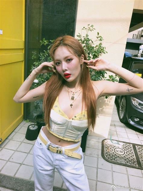 Pin de Lillian Snortland em hyuna Cantores Dançarina Triple h