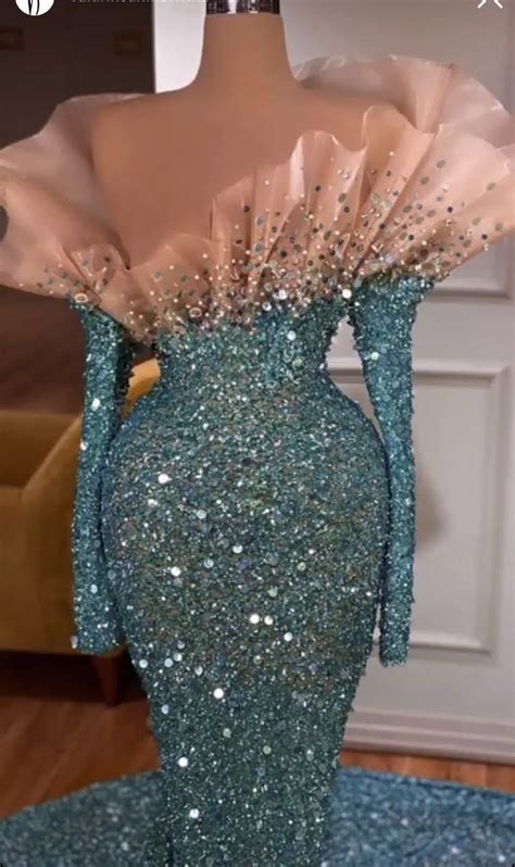 Épinglé par EDACHESTUDIO sur karis en 2024 Modèle robe de soirée