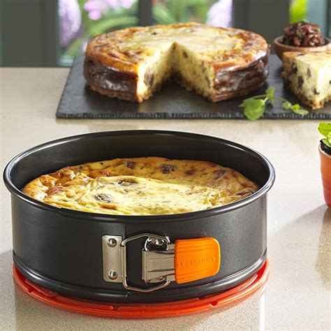 Moule à manqué rond fond amovible 26 cm Patiliss Le Creuset