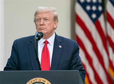 Donald Trump volta ao jogo e anuncia pré candidatura à presidência dos