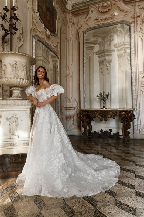 Robe de mariée à manches ballon amovibles Oksana Mukha Paris