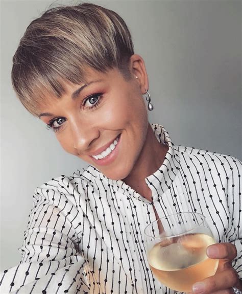 Trendy Very Short Haircuts For Female Cool Short Hair Styles