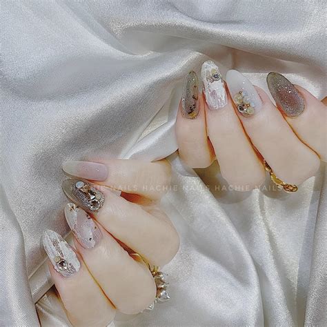 Mẫu Nail Đính Đá Đẹp Đơn Giản Nhẹ Nhàng Sang Chảnh