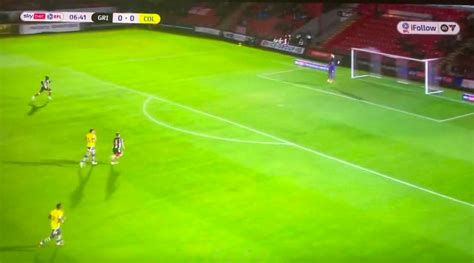 Goleiro da quarta divisão inglesa tenta fazer graça domínio de
