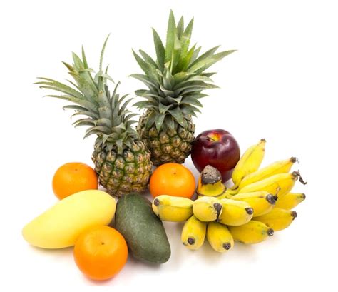 Frutas Mezcladas Frescas Sobre Un Fondo Blanco Foto Premium