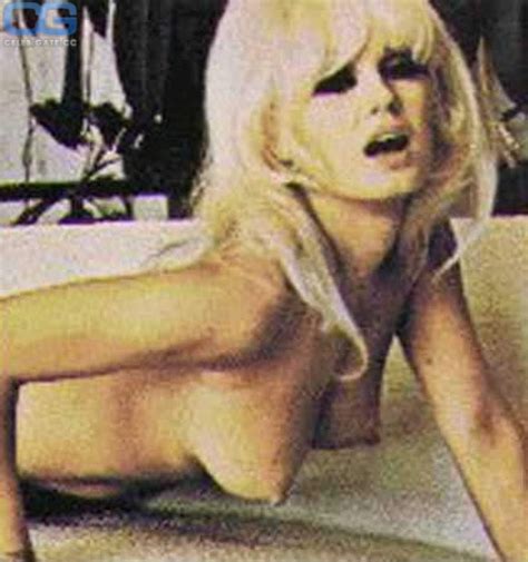 Mamie Van Doren Nude