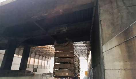 A10 Camion Scontra Galleria Chiuso Tratto Tra Pra E Aeroporto