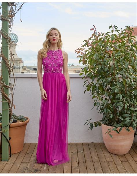 Vestido largo de fiesta con falda de tul y cuerpo pedrería INVITADISIMA