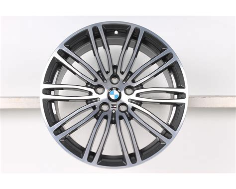 1x Original BMW 5er G30 G31 19 Zoll Alufelge 633 Vielspeiche Silb