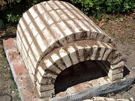 Stavba Pece Na Pizzu A Chleba Vlastn Ma Rukama