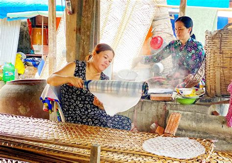 Nghề làm bánh tráng hơn 2 thế kỉ ở Cần Thơ được đề cử Di sản văn hoá