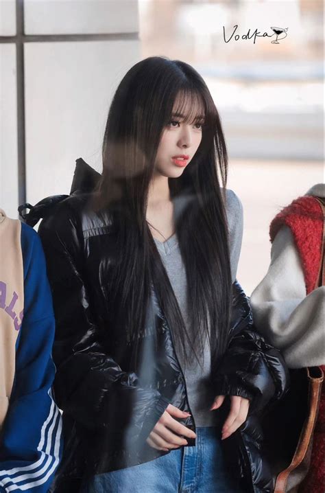 Itzy Yuna Mon Cheri South Korean Girls Korean Girl Groups Korean