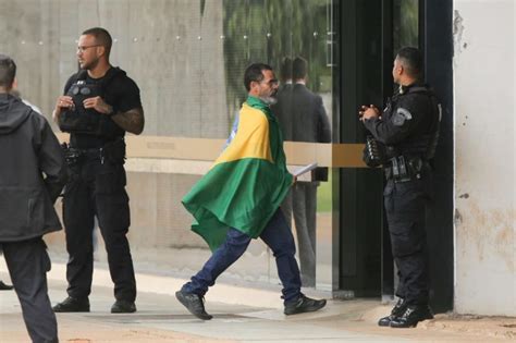 Presos por atos golpistas de 8 1 são liberados no DF veja fotos