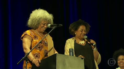 Angela Davis Ativista Por Direitos Dos Negros E Mulheres Re Ne