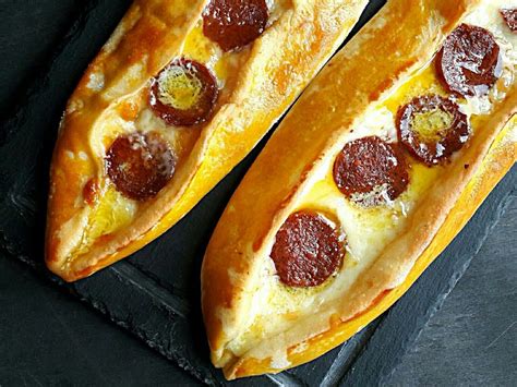 SUCUKLU KAŞARLI PiDE TARiFi Belgin Binici Tarifleri