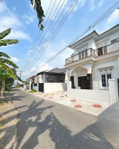RUMAH 2 LANTAI SIAP HUNI DI BANATUL DEKAT KAMPUS 4 UAD JOGJA Rumah