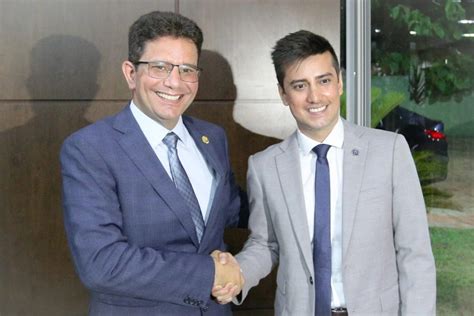 Gladson Cameli Prestigia Posse Da Nova Diretoria Da Associa O Dos